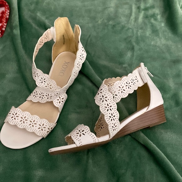 XOXO | Shoes | White Sandals | Poshmark